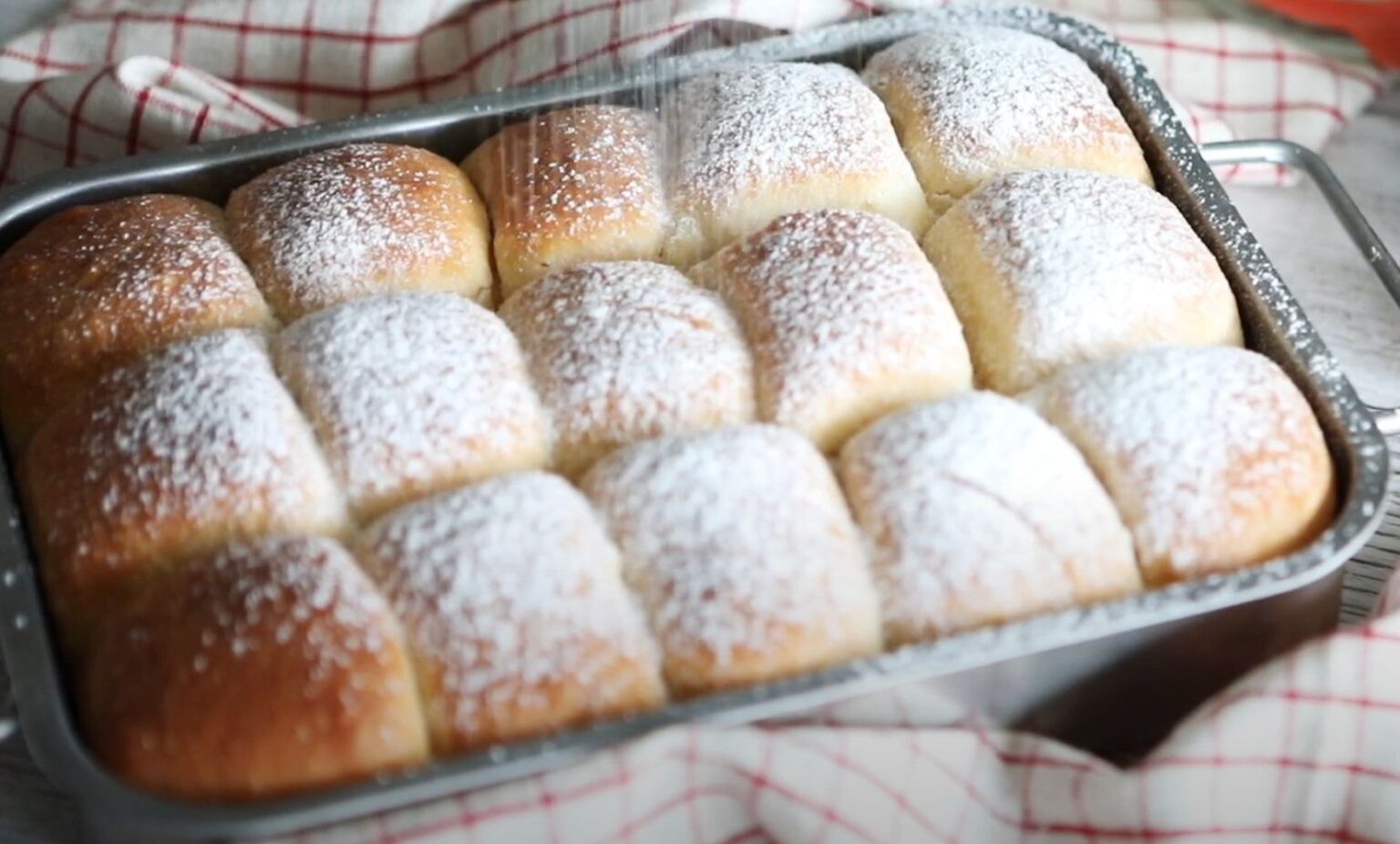 Kynuté buchty se švestkovými povidly - Cooky.cz