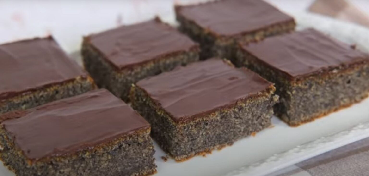 Makový koláč s čokoládovou polevou - Cooky.cz