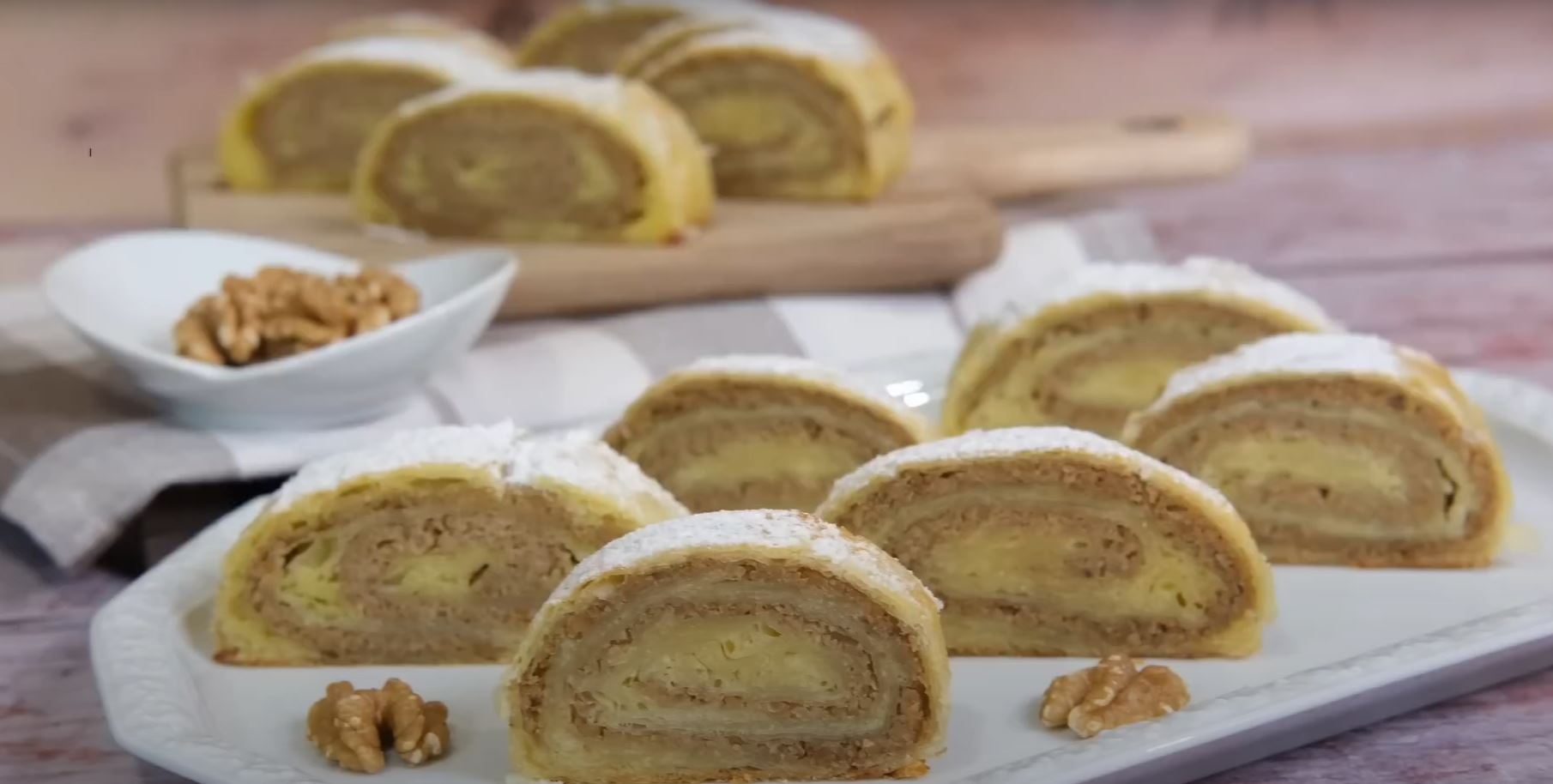 Ořechová roláda z listového těsta - Cooky.cz