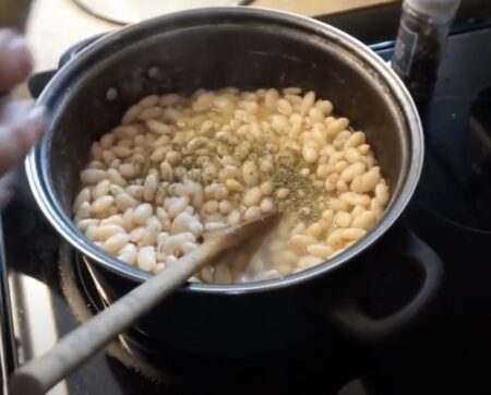 Fazole na kyselo: Tradiční recept na sytý a chutný pokrm - Cooky.cz