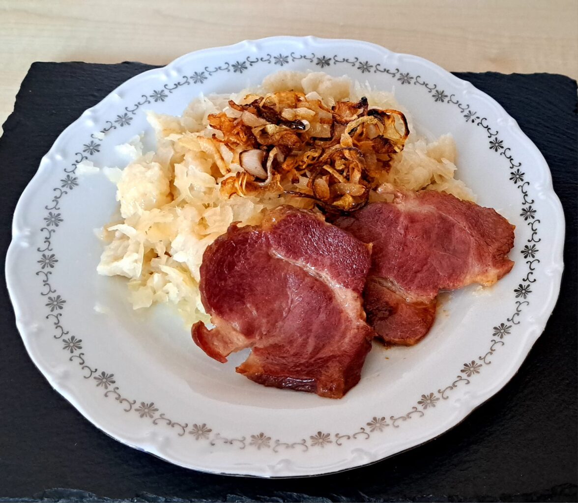 Domácí halušky se zelím a slaninou: Recept na bramborový poklad ze ...