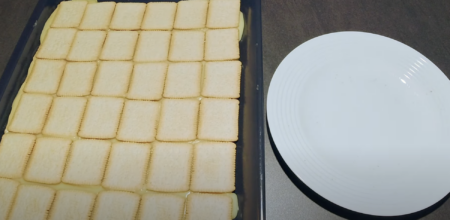 Nepečené řezy z BeBe sušenek: úžasný dezert z obyčejných oplatků, mléka ...