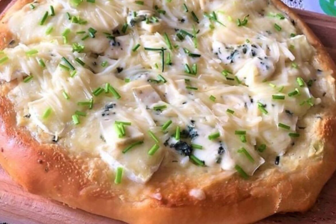 Slaný koláč ve dvou variantách: Jemná sýrová nebo ze slaniny - Cooky.cz