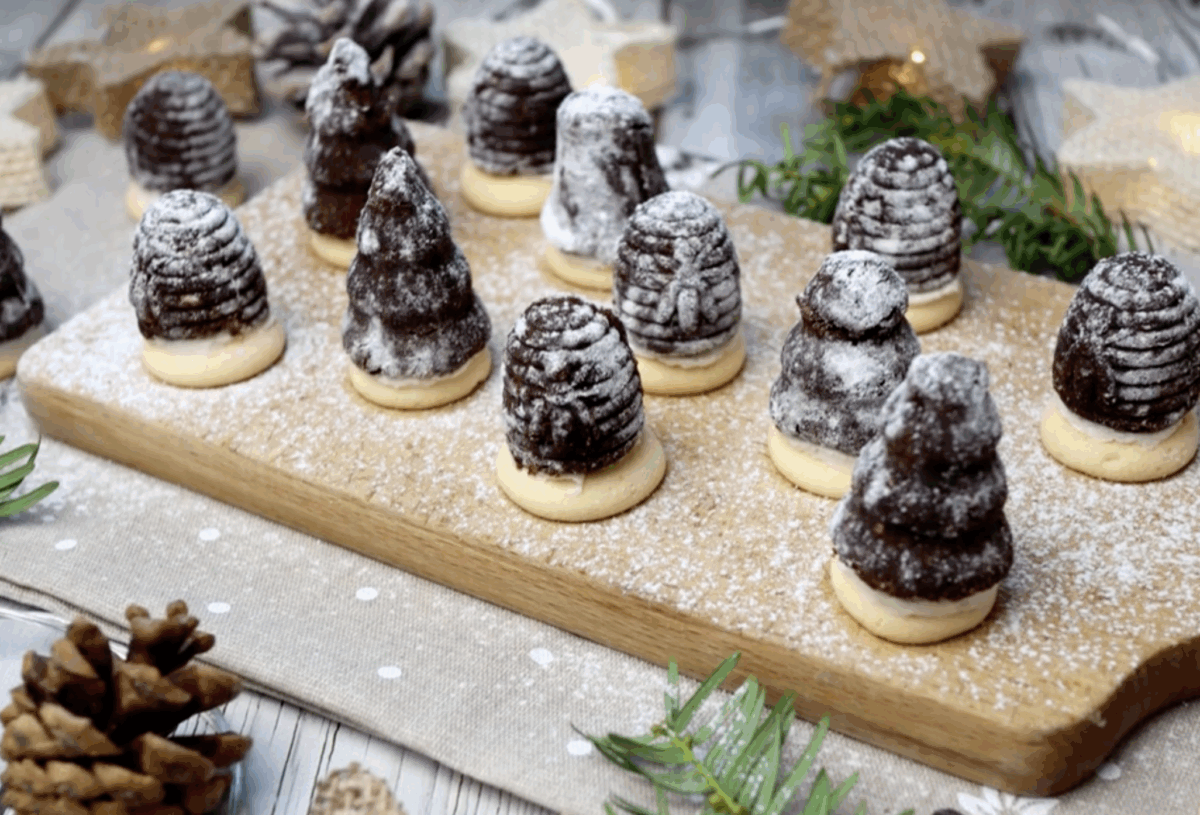 Vosí hnízda alias včelí úly: Nepečené cukroví s máslovým krémem - Cooky.cz